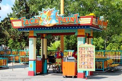 Dinoland U.S.A. at Disney Character Central